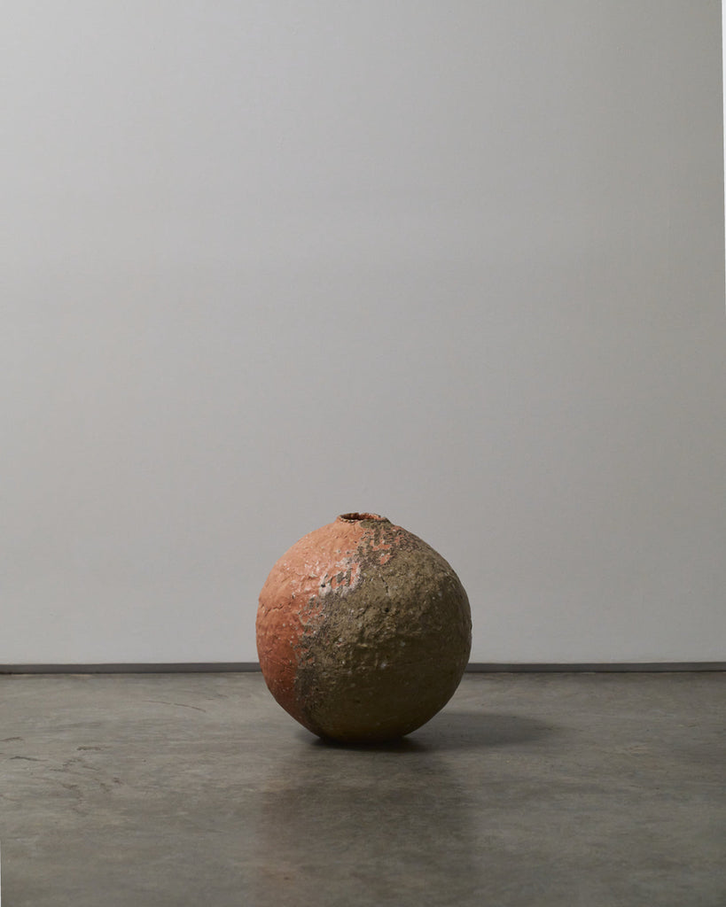 Casey Zablocki, Moon Jar, 2023 (CZEA05) – Guild Gallery NY