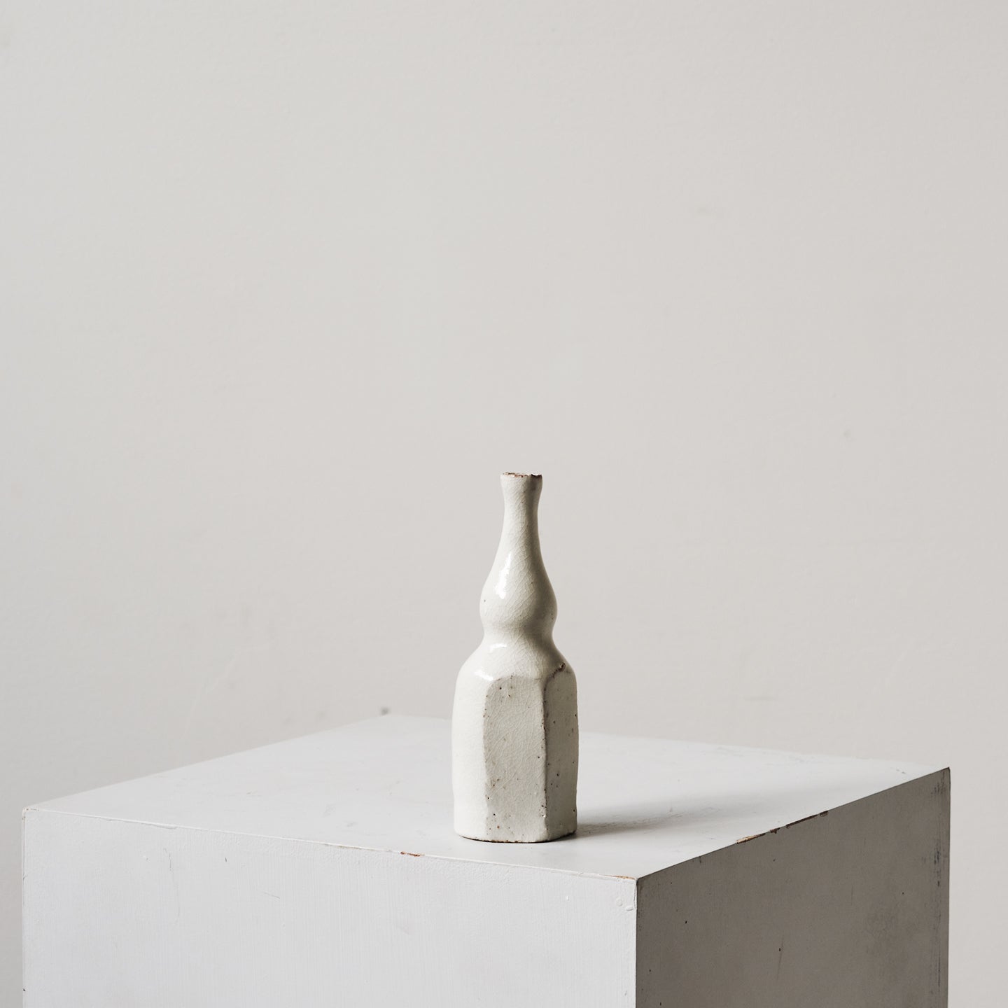 Akiko Hirai Morandi Vase – Guild Gallery NY
